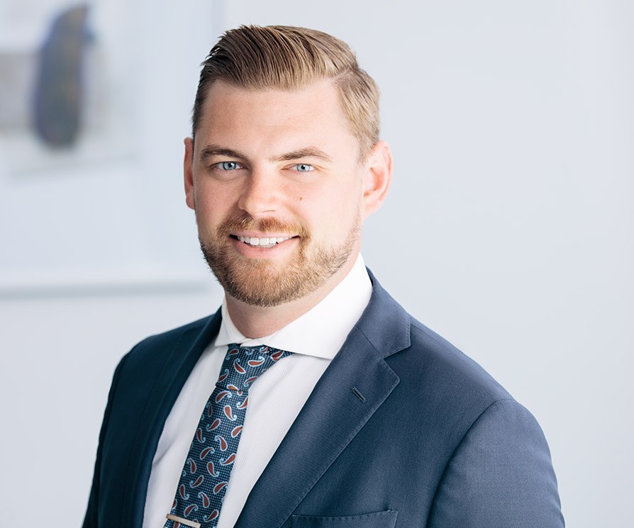 Singleton Reynolds congratulates Robert Moore | The A-List : Precedent ...